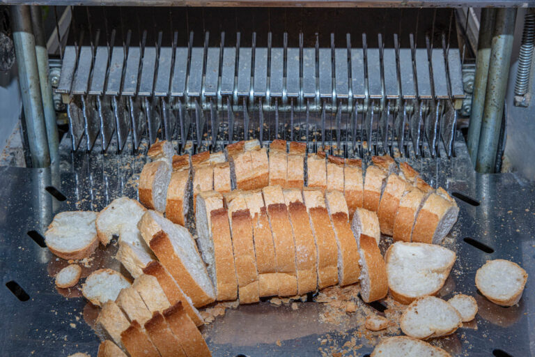 How and When to Clean and Maintain a Commercial Bread Slicer